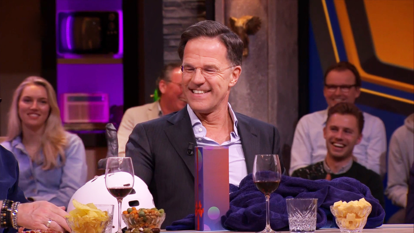 Mark Rutte keert terug aan tafel bij Vandaag Inside | Foto ... Mark Rutte keert terug aan tafel bij Vandaag Inside | Foto ...