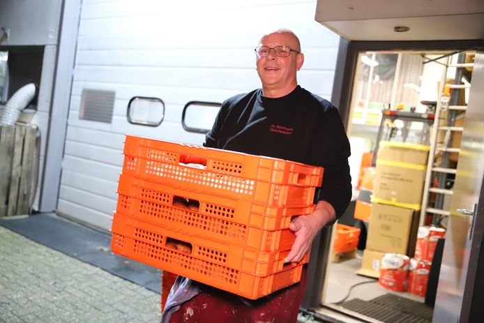 Drukke nacht voor oliebollenbakkers: Elke zeven minuten 200 bollen in ...