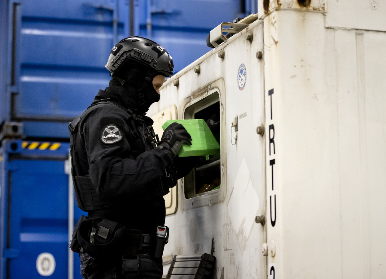 Douanedirecteur streed jaren tegen nietsontziende bendes: ‘Partijen ...