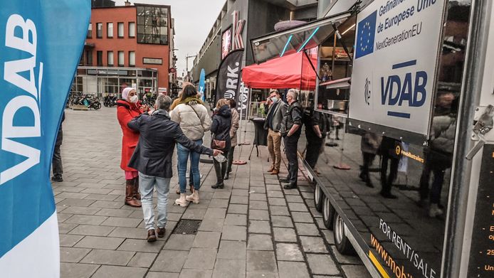 Proef van job in mobiele VDAB-horecatrailer en volg opleiding in VORK ...