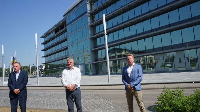 AC De Zaat tot 10 graden koeler dankzij innovatieve folie voor de ramen ...