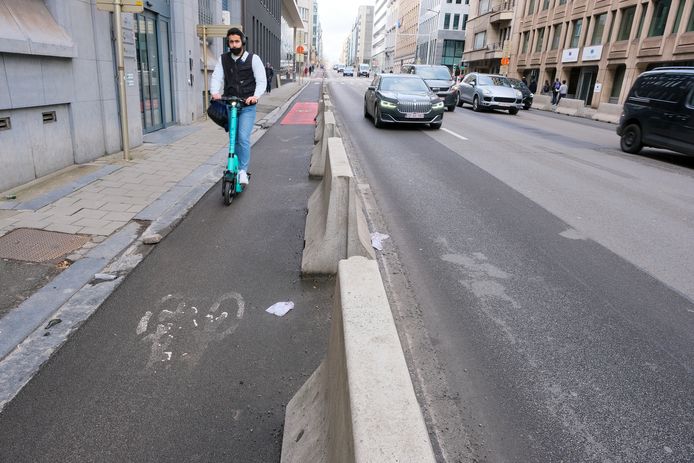 Belliardstraat krijgt binnenkort extra fietspad | Brussel | hln.be