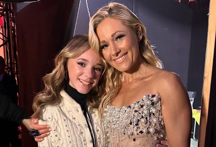 Emma Kok (15) zingt samen met Helene Fischer (39) in Düsseldorf | Show ...