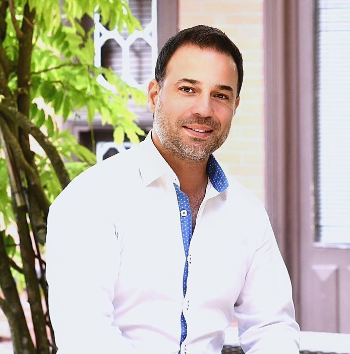 Mario de la Star Ac’ se lance en politique grâce à Nicolas Sarkozy ...