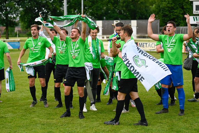 Het kampioenschap van Baronie in beeld: champagne, dans én heel veel ...