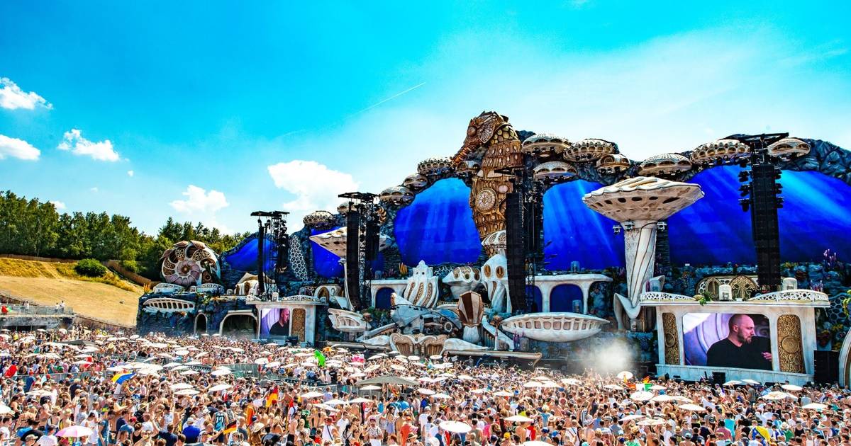 Decorbouwer van Tomorrowland en Plopsaland legt boeken neer ...