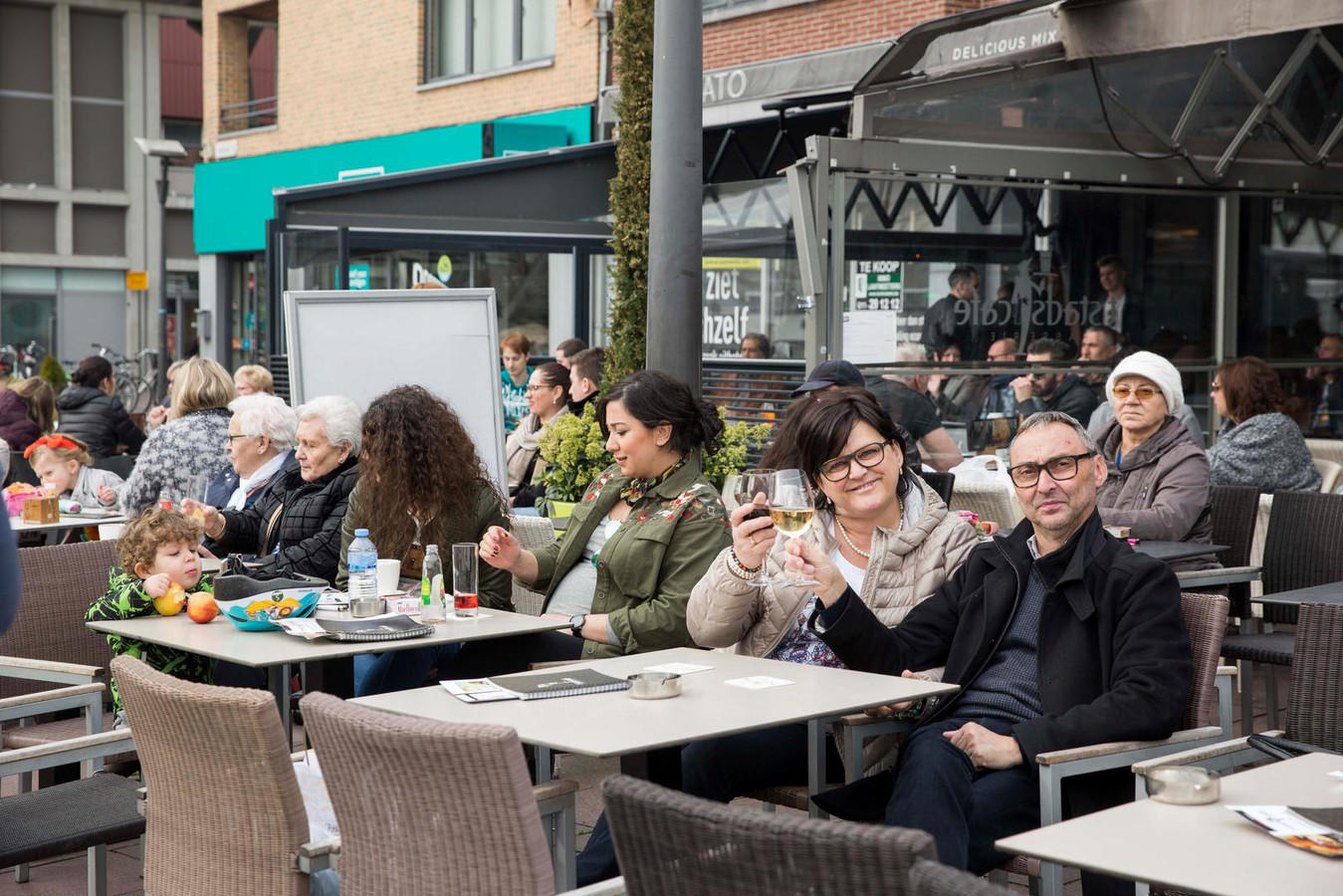 Wordt uw stad deze zomer één groot terras of moet u het met minder ...
