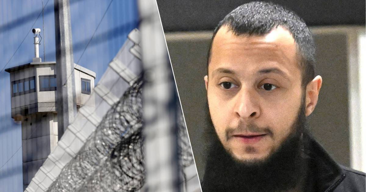 Terrorist Abdeslam leeft alleen op 10 vierkante meter en wordt elke 2 uur gewekt, zo ziet zijn ...