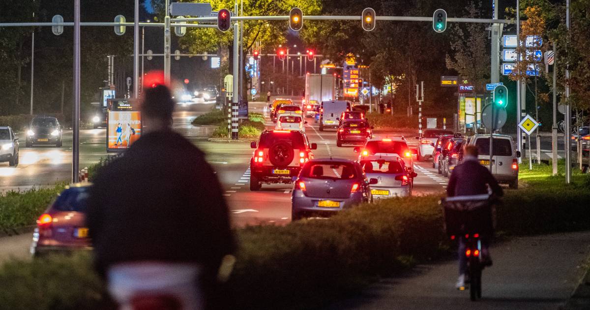Vroeger donker, dus meer ongelukken, dit kun je eraan doen | Auto | ed.nl