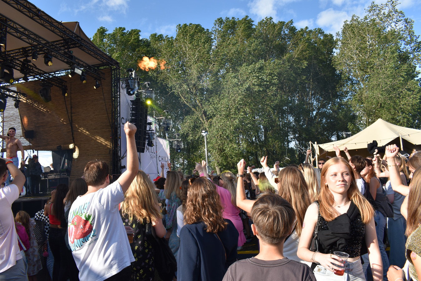 Hoogstraten danst zorgen van zich af op Chill Mill Festival: "Iedereen ...