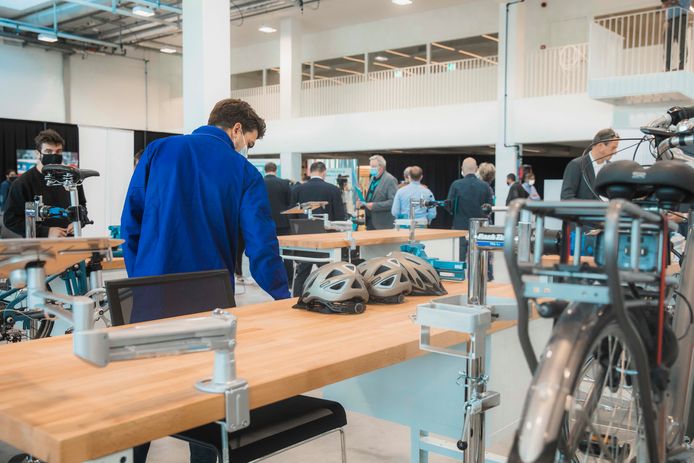 T2-campus opent e-mobility lab, waar technici alles leren over licht ...