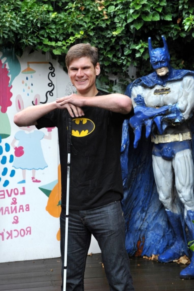 Batman in België! Tom De Witte is blind maar 'ziet' met zijn oren: 'Pas ...