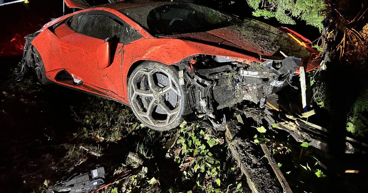13-jarige crasht met Lamborghini nadat hij verkoper wijsmaakt dat hij ...