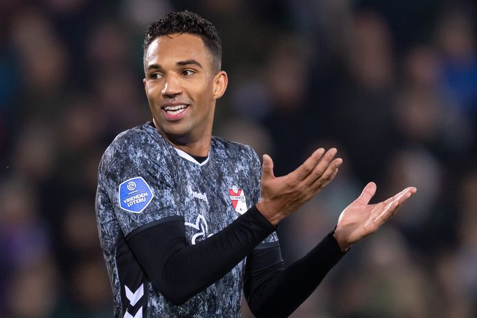 Voormalig Ajax-spits Danny Hoesen (32) moet per direct stoppen: ‘Dit ...