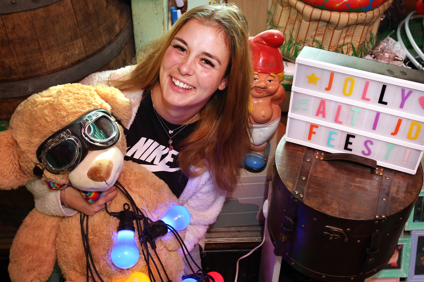 Dimphie (25) neemt Jolly Jester in Rijsbergen over: ‘Ik kwam hier al in ... Dimphie (25) neemt Jolly Jester in Rijsbergen over: ‘Ik kwam hier al in ...