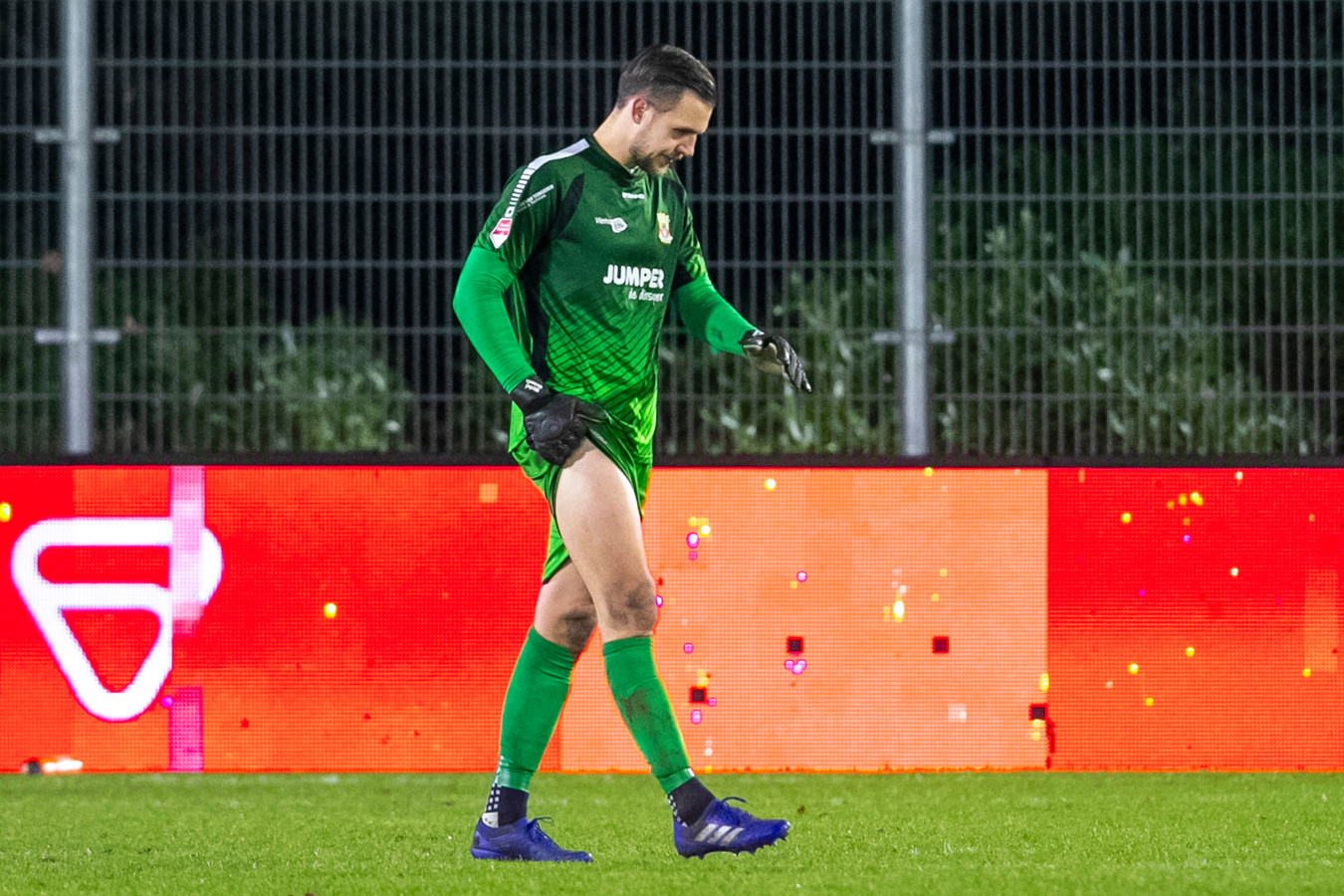 Go Ahead in diepe rouw na overlijden zoontje keeper Michaelis | Foto ...