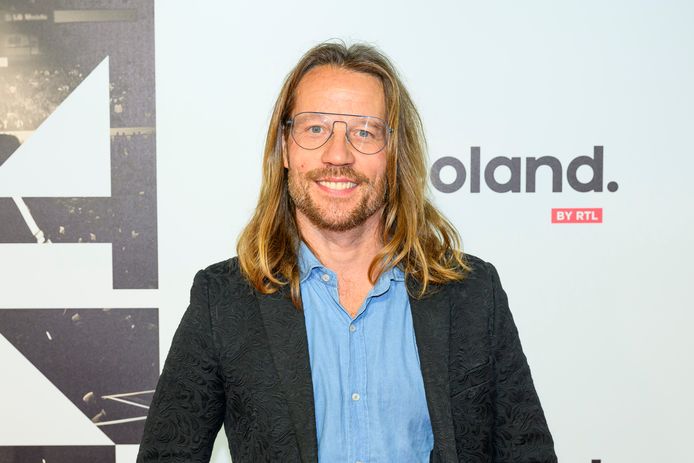 Radiozender Giel Beelen is live, voorlopig alleen ‘liftmuziek’ | Show ...