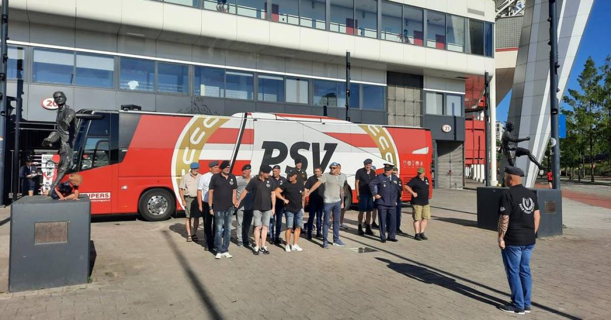 PSV geeft veteranen respect én de sleutels van de spelersbus | PSV | ed.nl