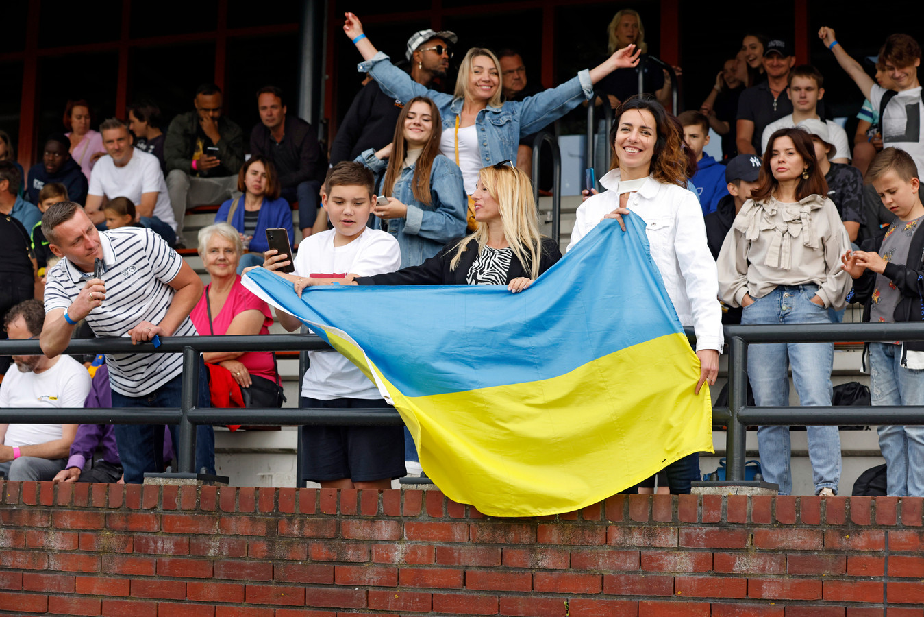 Voorzitter geloofde er niks van na eerste mail, paar dagen later ...