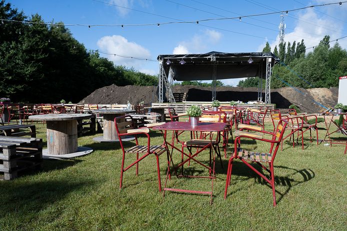 Zomerbar Bar Zomer opent de deuren vanop nieuwe locatie: “Elke dag wel iets te beleven ...