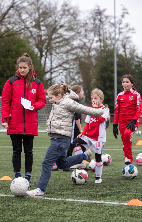 Spelplezier wint het van rivaliteit bij meidenclinics: ‘Dit zijn de ... Spelplezier wint het van rivaliteit bij meidenclinics: ‘Dit zijn de ...