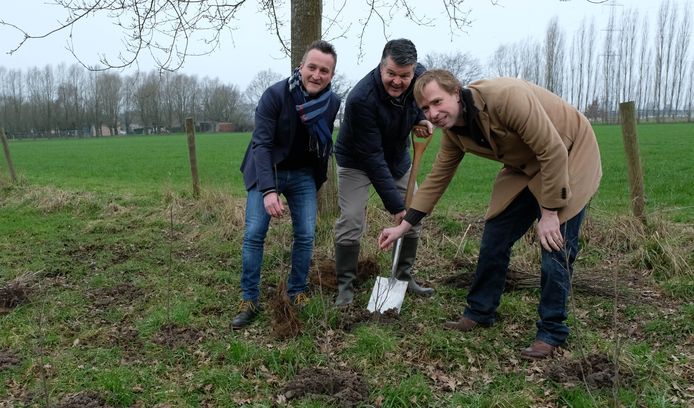 Minister Bart Somers geeft startschot om 3.350 km haag te planten in ...