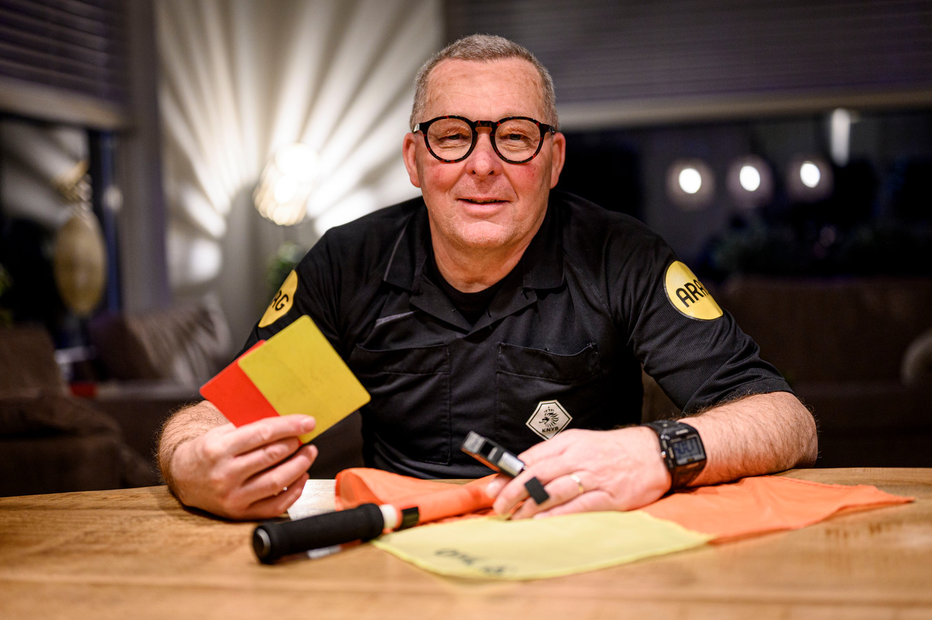 Succesvolle scheidsrechter Jan uit Enschede finalist ...