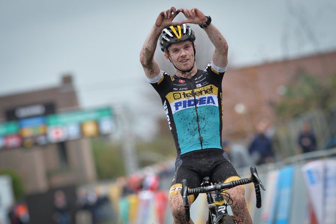 Eli Iserbyt heerst in Asper-Gavere en zit nu aan vier zegeruikers ...