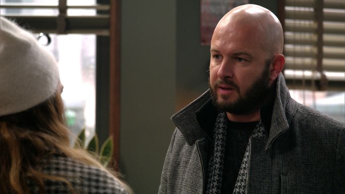 Nu slechterik Chris terug is: Stan Van Samang verdwijnt uit ‘Thuis ...