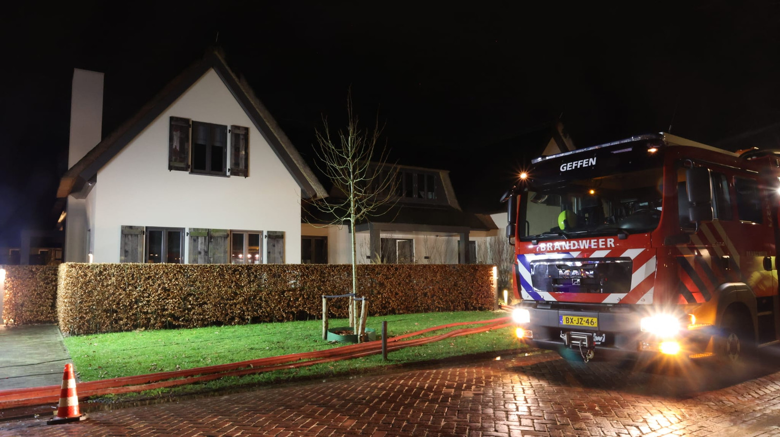 Water uit huis van Ruud van Nistelrooij gepompt in Heesch na ...