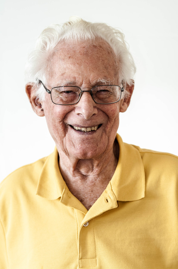 Ook briefschrijver Jan Hoek kreeg corona: ‘Niet ziek, slik al jaren ...