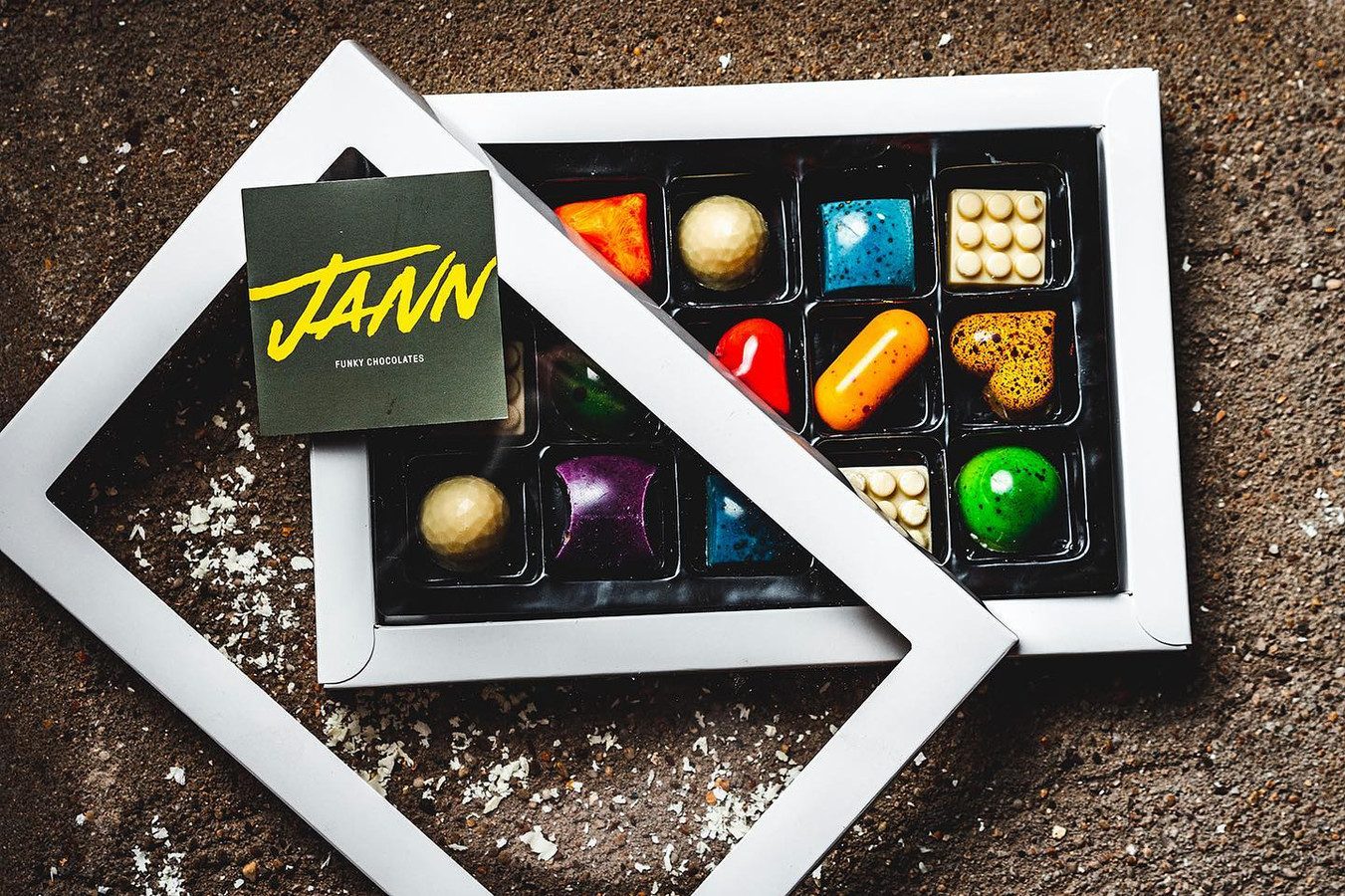 NET OPEN. Jan (60) en Annick (57) starten ‘Jann Chocolates’ voor ...