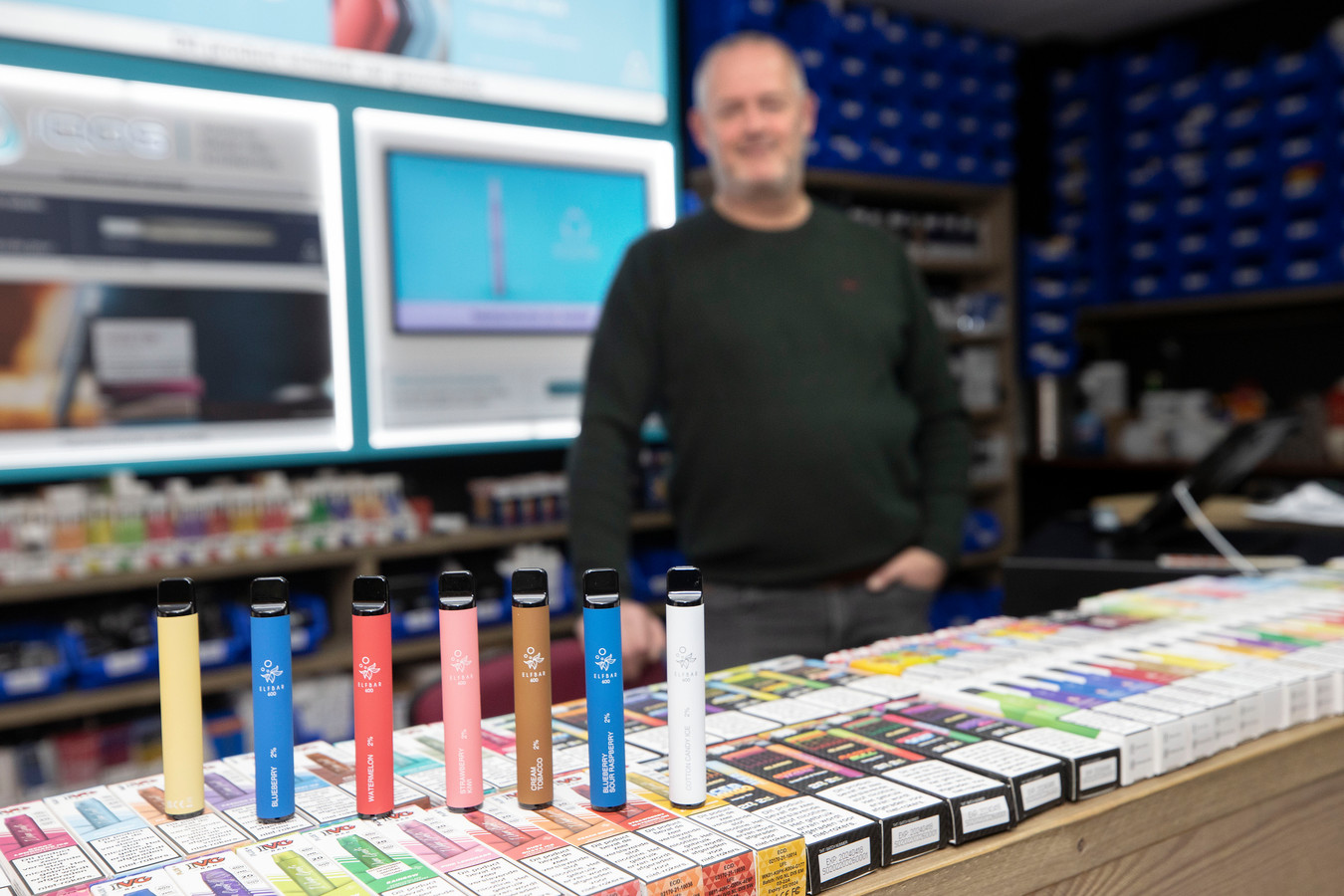 Gespecialiseerde vapeshops in de problemen door nieuwe wet: ‘De ...