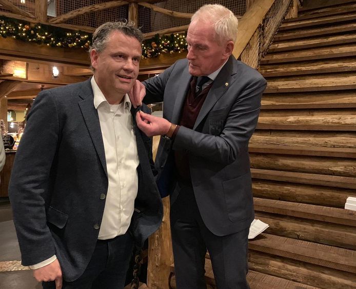 Peter van Bussel onderscheiden met speld Zilveren Vitessenaar | Arnhem ...