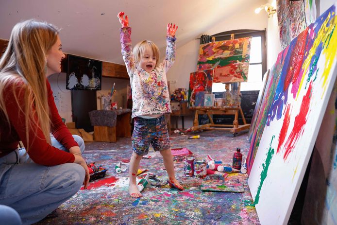 3-jarige ‘mini-Picasso’ Laurent zet kunstwereld op zijn kop ...