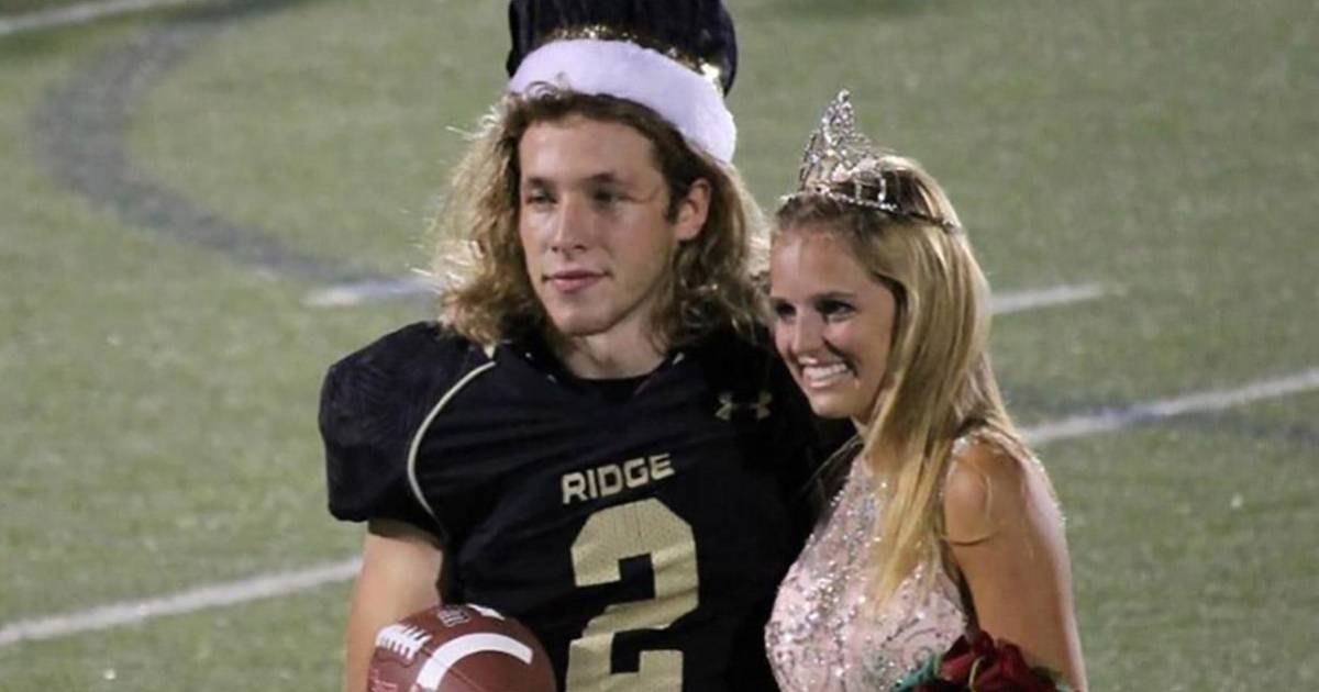 Max werd verkozen tot homecoming king. Met dit hartverwarmende gebaar ...