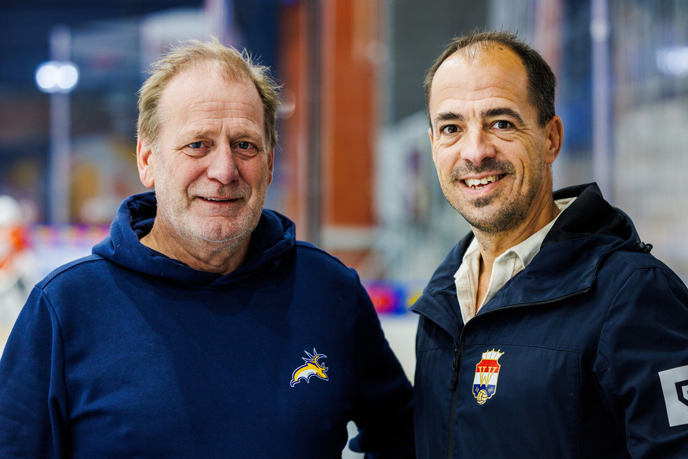 Voetballertjes Willem II gaan het ijs op, jonge ijshockeyers Trappers ...