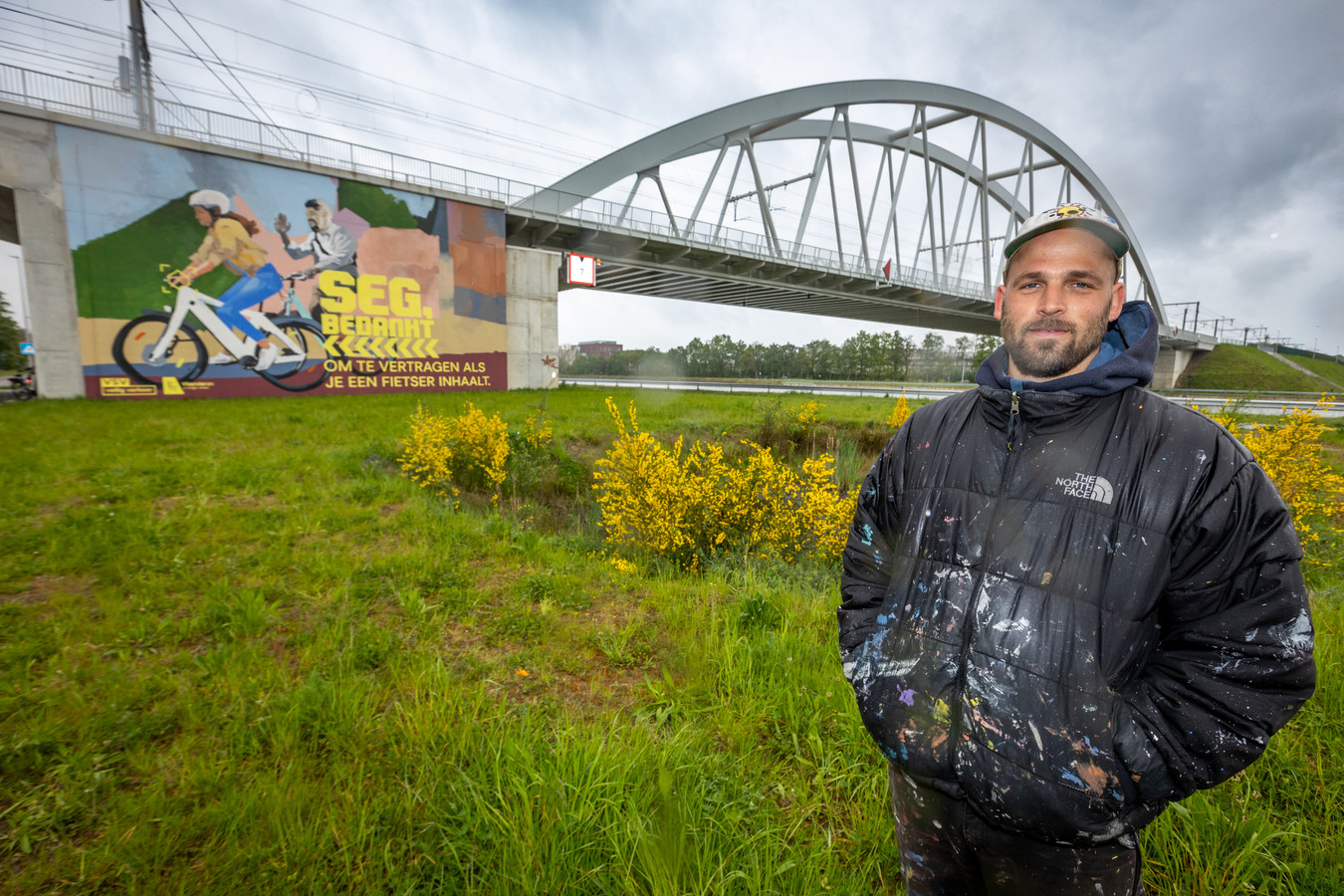 ZIEN. Nieuw graffitikunstwerk in Kuringen moet fietsers aanzetten tot ...