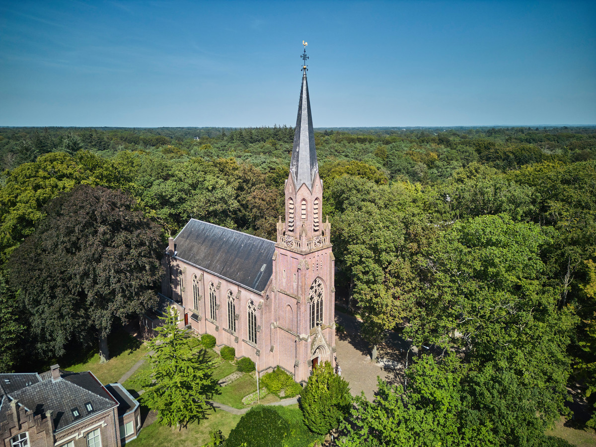 Dineren en slapen in de Joppekerk, het is een forse stap dichterbij ...