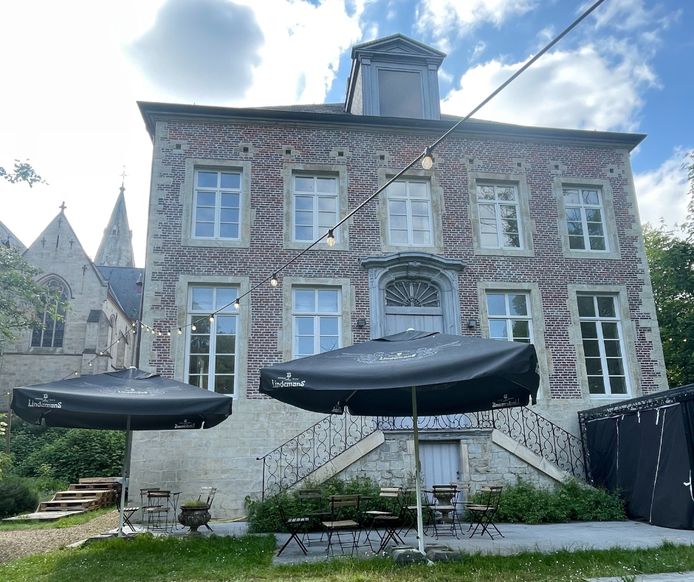 Twee dagen openluchtfilms aan pastorie in augustus | Denderleeuw | hln.be