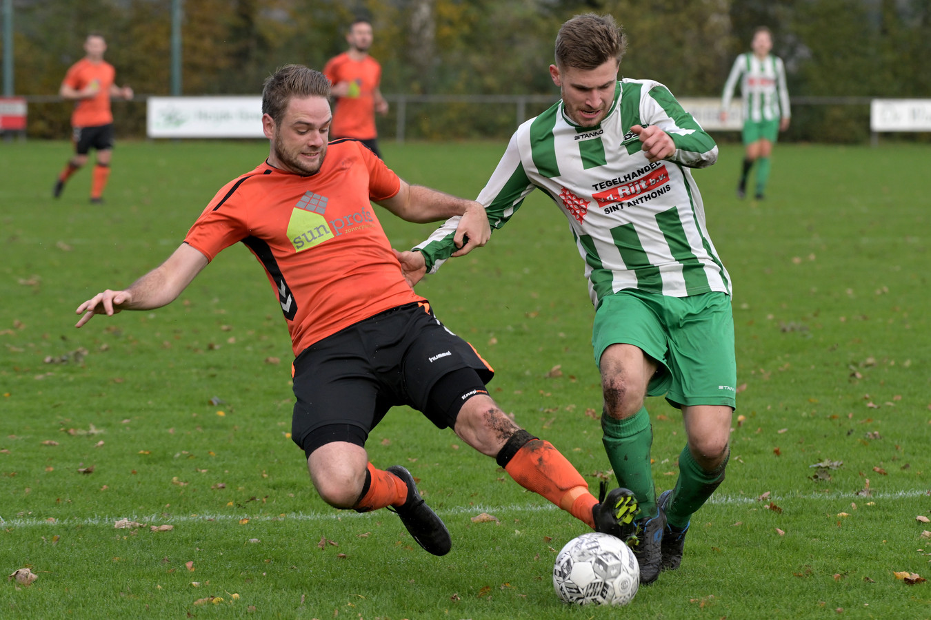 Van den Broek derbyheld van DSV tegen Excellent, Jimmy Hendriks zingt ...