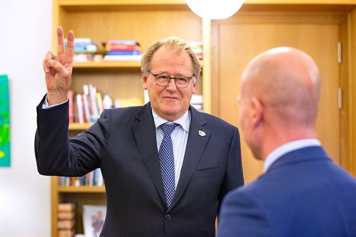 Jaap Smit blijft nog zes jaar Commissaris van de Koning van Zuid ...