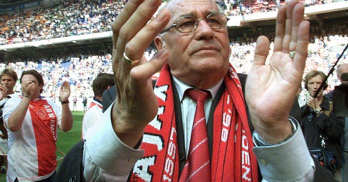 Standbeeld Bobby Haarms is klaar | Nederlands voetbal | AD.nl