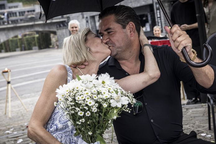 IN BEELD. Tanja Dexters in intieme kring getrouwd met haar partner Michael: “Mijn bruidsboeket ...