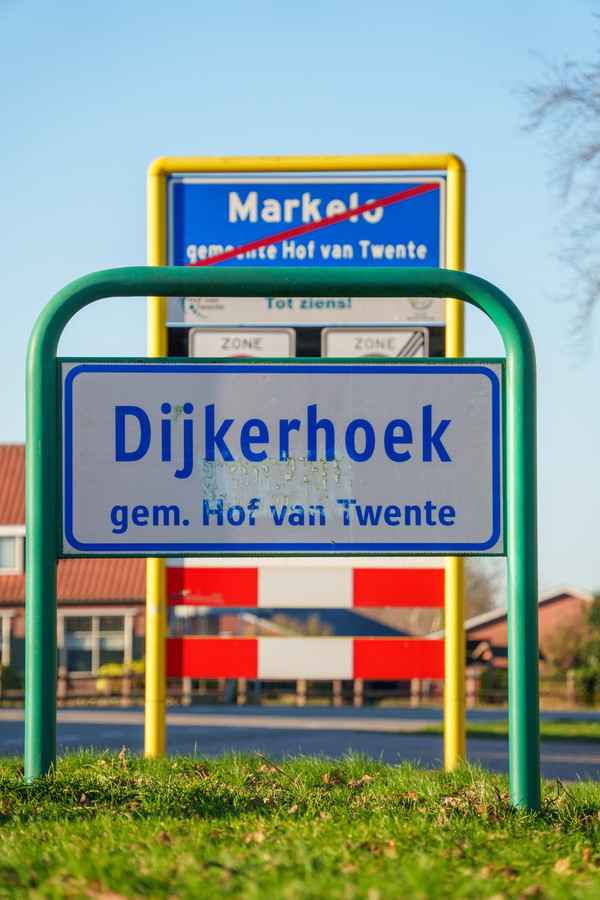 Als je in deze Twentse buurtschap niet bij de nieuwjaarsborrel komt ...