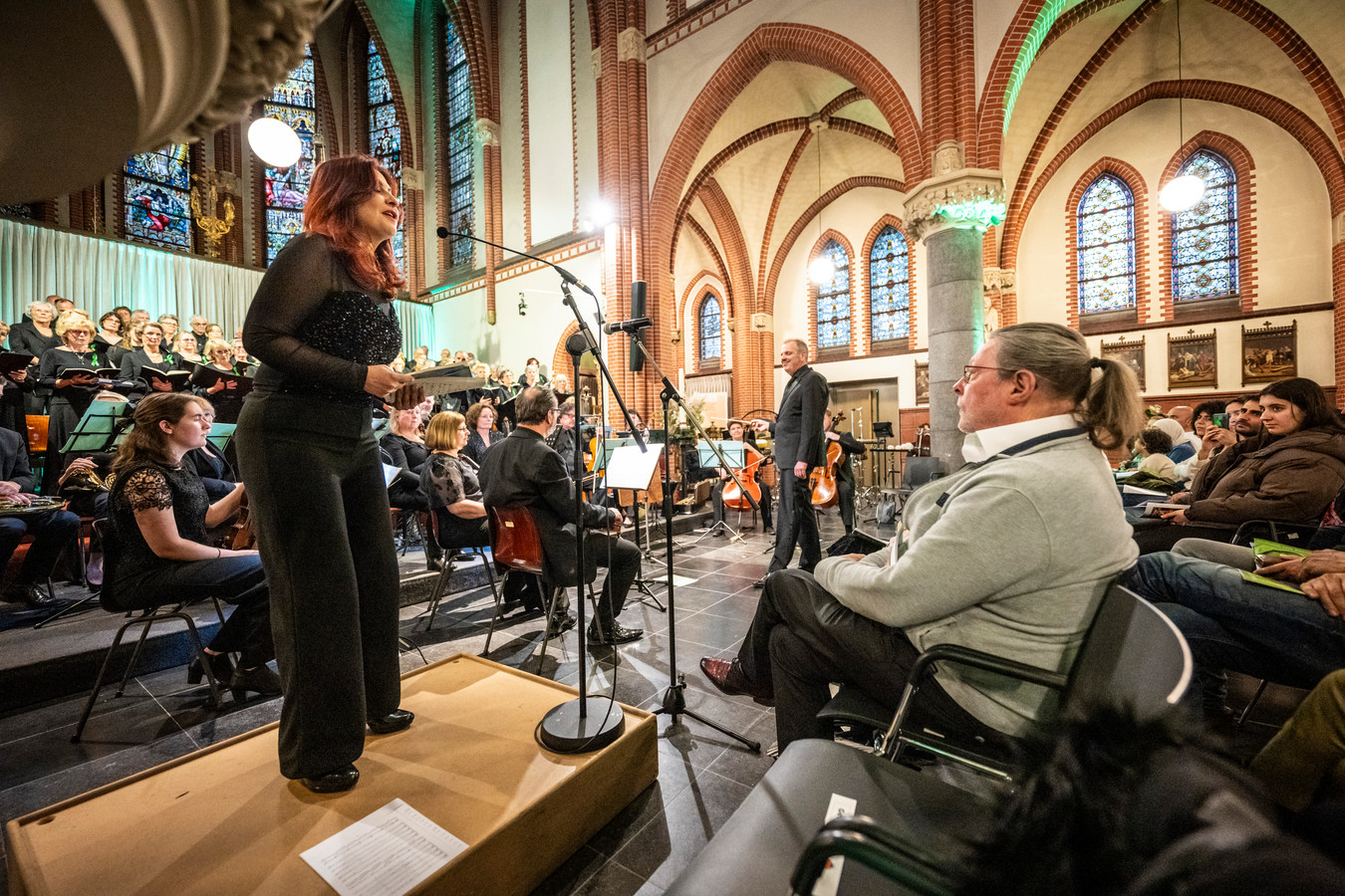 Koor vult dodenherdenking in met muziek en gedichten over actuele ...