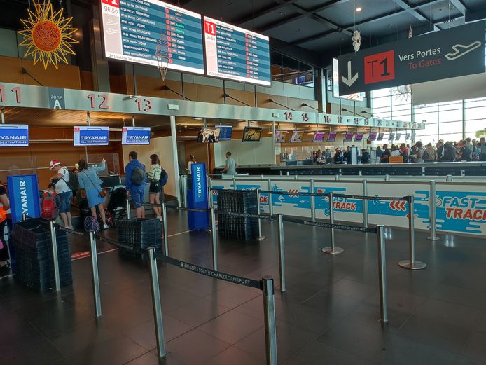 Ook zondag rustig op luchthaven Charleroi na schrapping van 58 vluchten ... Ook zondag rustig op luchthaven Charleroi na schrapping van 58 vluchten ...