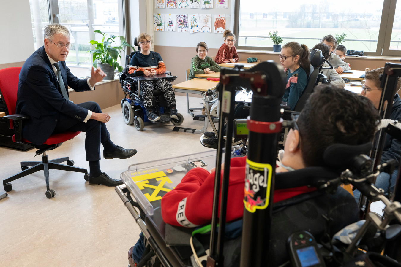 Juf Moniek test binnen 15 minuten negatief: deze school loopt voorop ...
