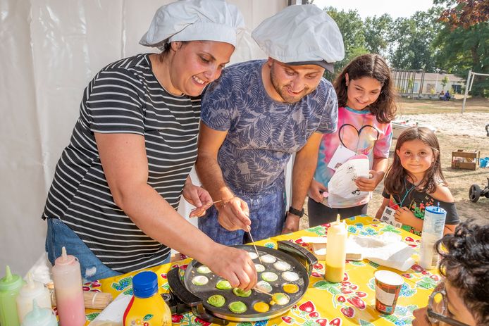 Pretmiddag voor kinderen van het azc in Grave krijgt voor Anano (10 ...