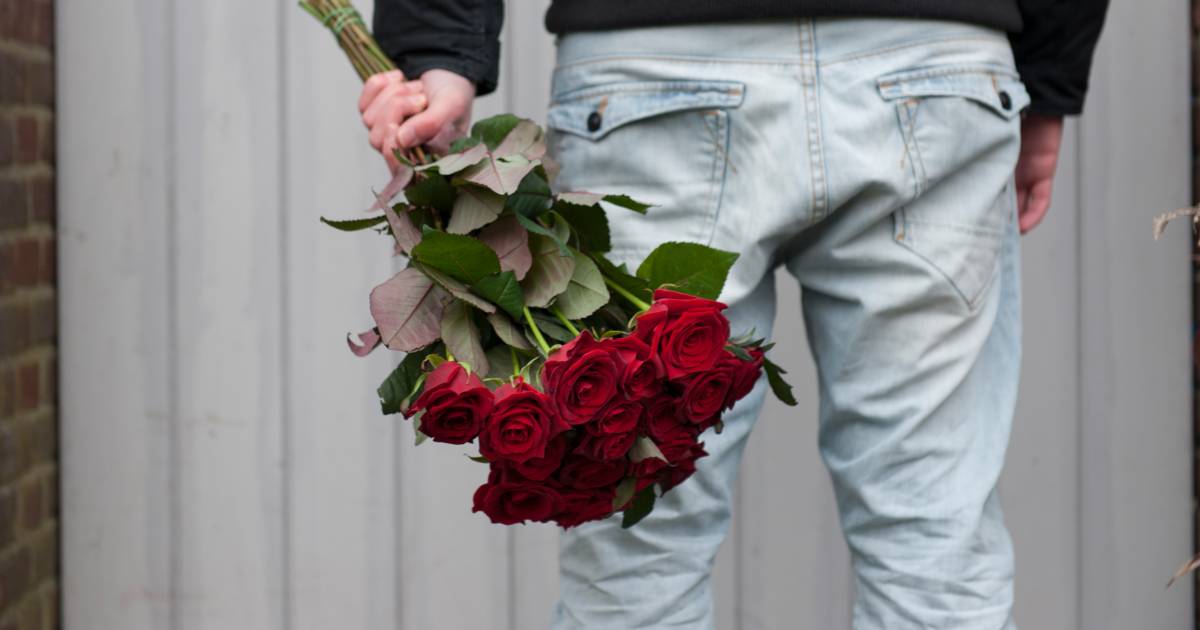 Een bos rode rozen voor je valentijn? Dat is dan 100 euro ...